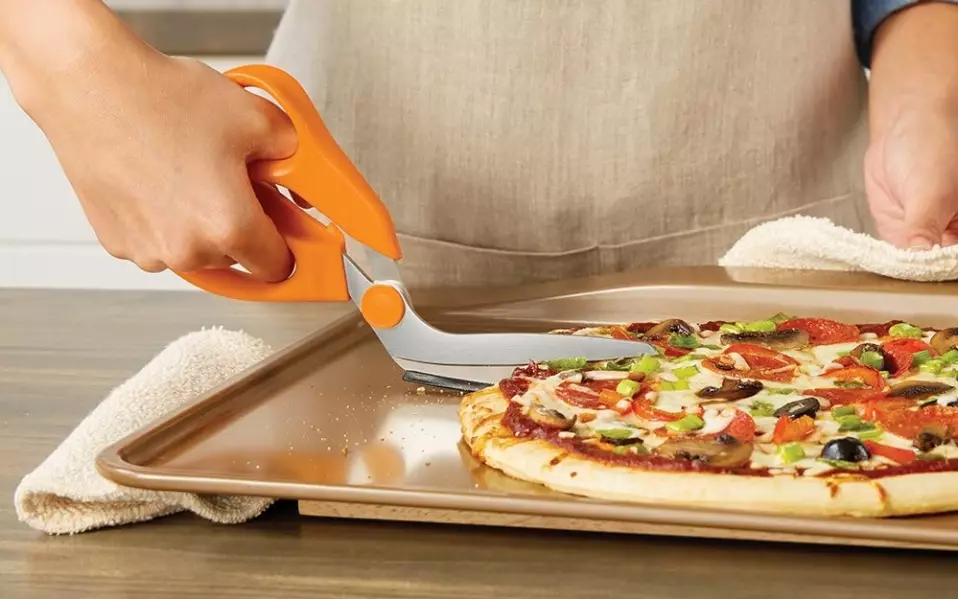 pizza cutter