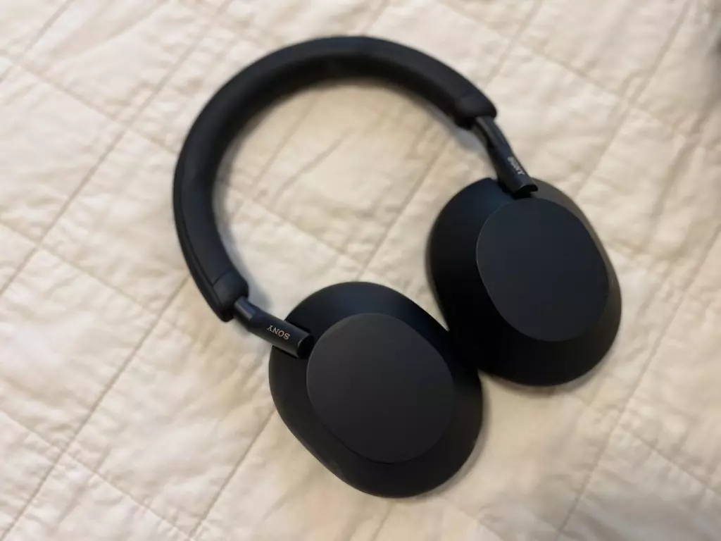 Pregled: Ali so Sonyjeve slušalke z odpravljanjem hrupa XM5 še vedno najboljše?
