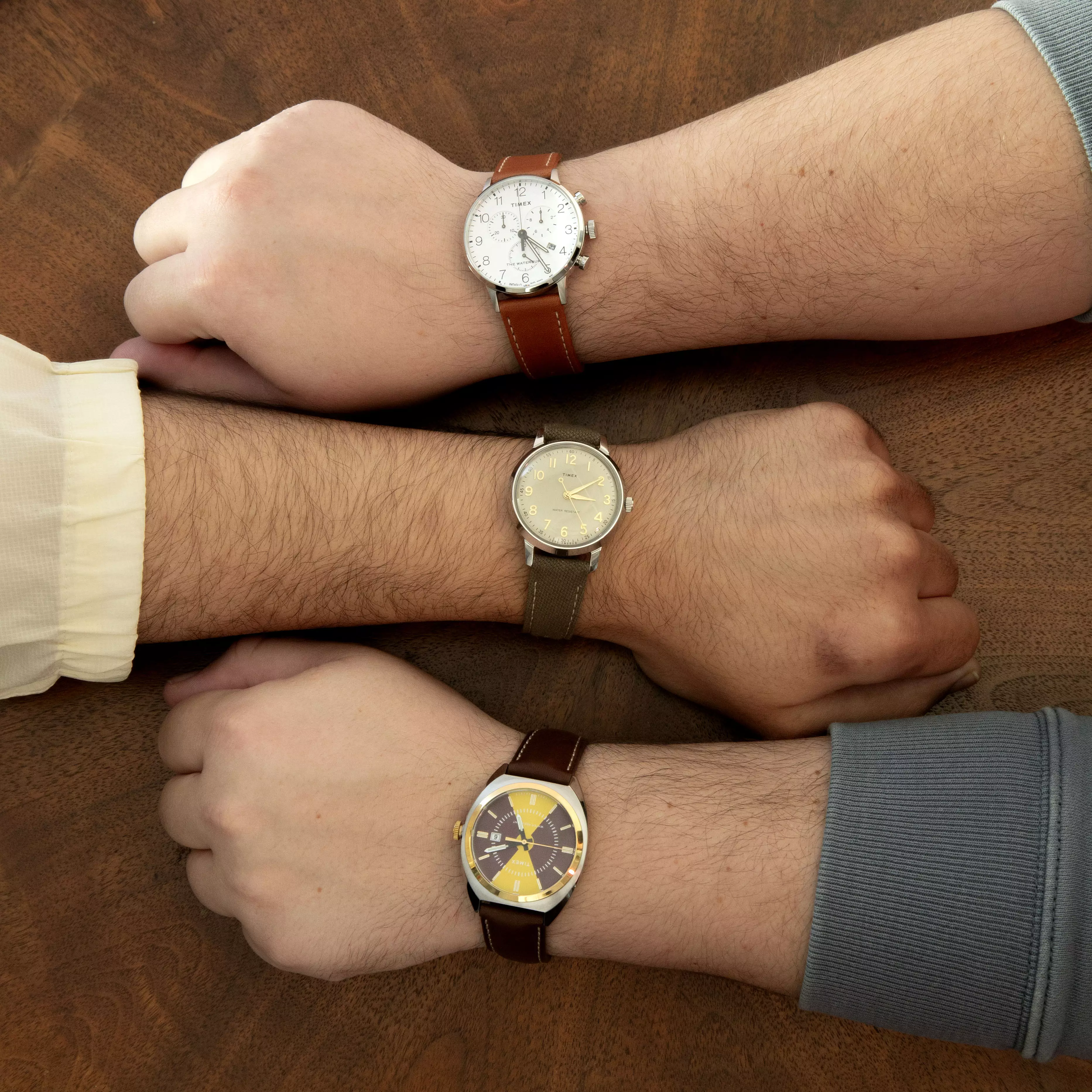 時計を身に着けている 3 本の腕、男性賞 2020