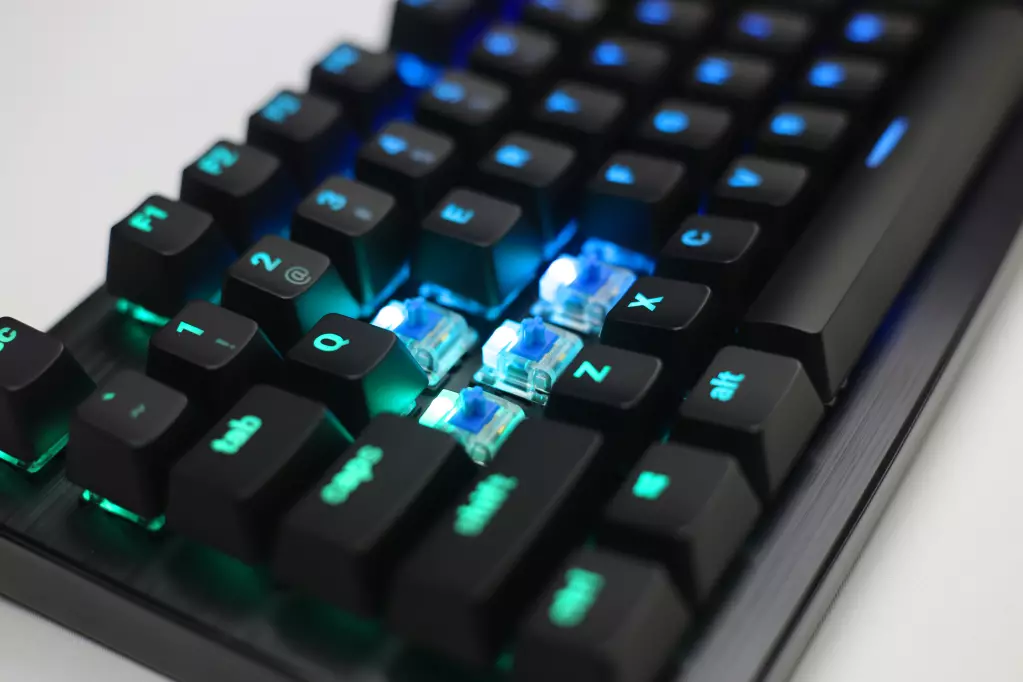Whirlwind FX Element V2 Mechanical Gaming Keyboard Review: Innovative, Tseem Refined 5827_3