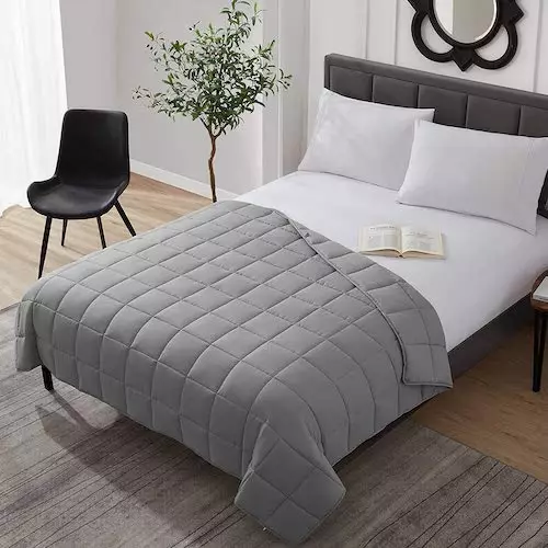 L’AGRATY Weighted Cooling Comforter
