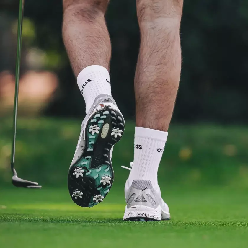 Recenzo pri golfaj ŝuoj adidas zg21