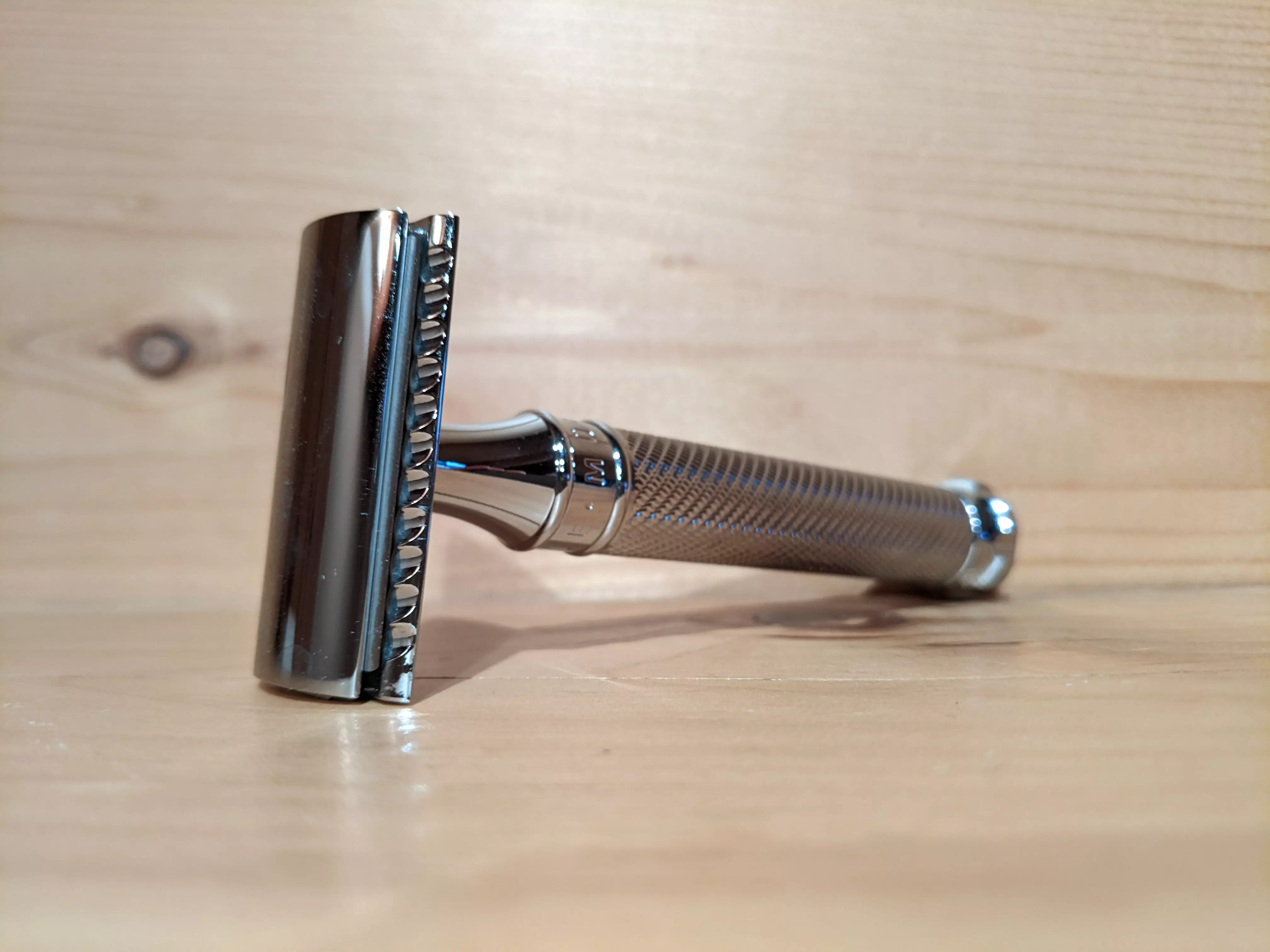 Mühle Traditional Chrome 'Twist' Closed-Comb Safety Razor