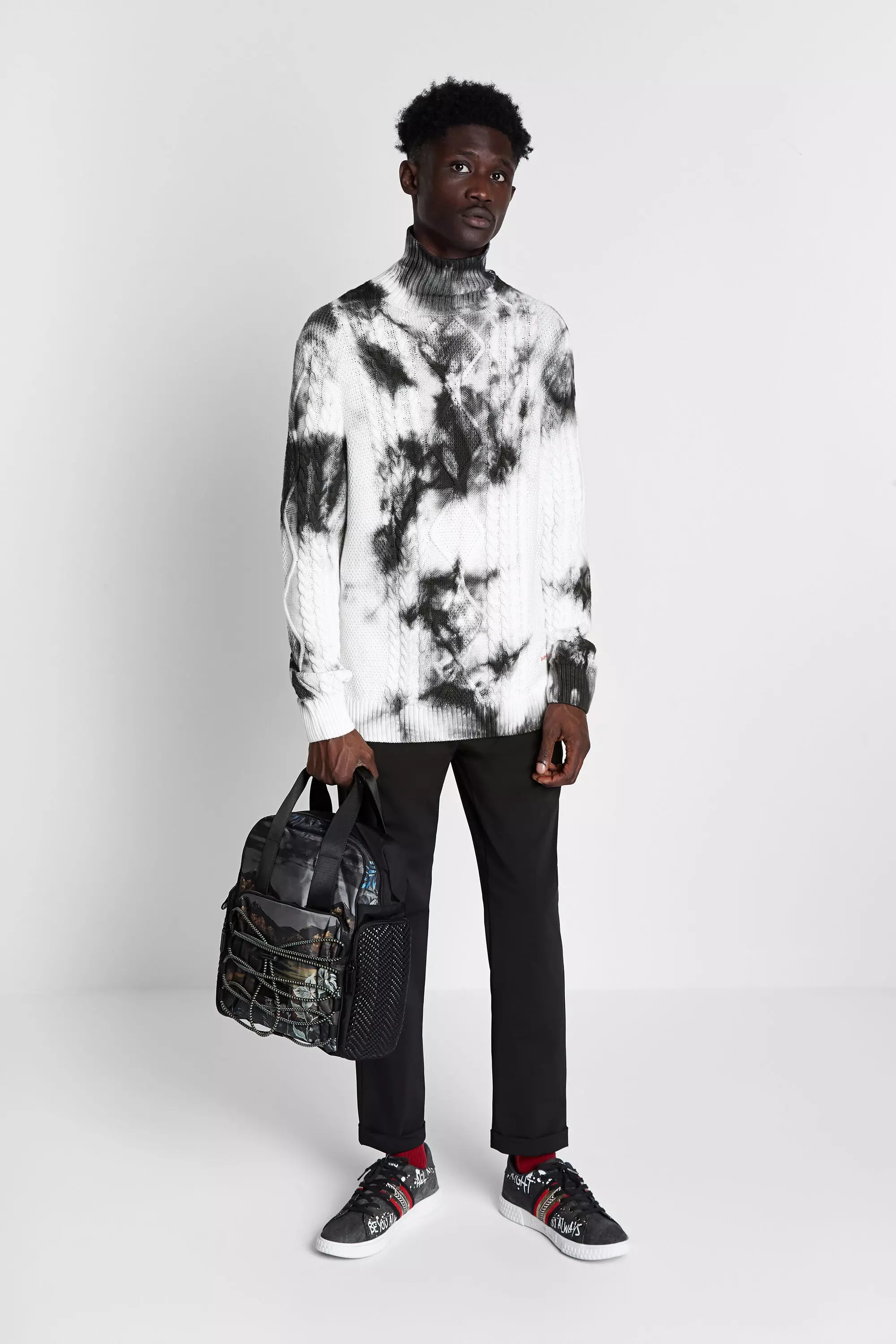 suéter pescador tie dye preto e branco desigual