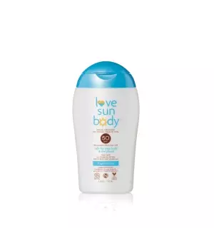 Love Sun Body 100 % luonnollista alkuperää oleva mineraalinen aurinkovoide SPF 50, hajusteeton