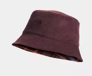 sombrero de cubo de invierno