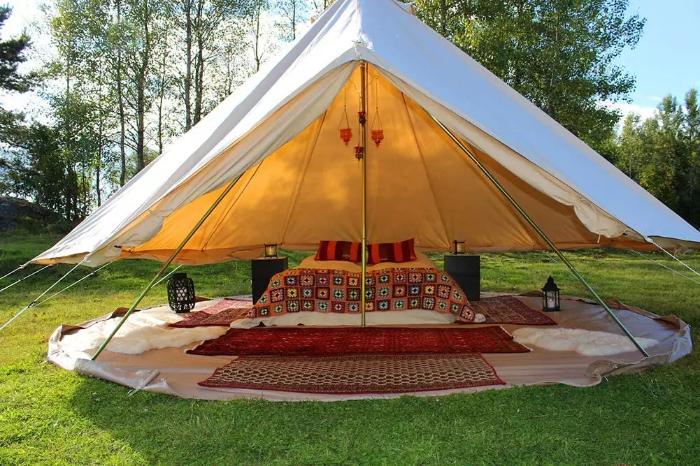 מחנה בסגנון עם אוהלי הגלמפינג הטובים ביותר של 2020