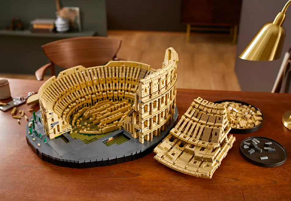 lego Colosseum ، تارىختىكى ئەڭ چوڭ لېگو توپلىمى