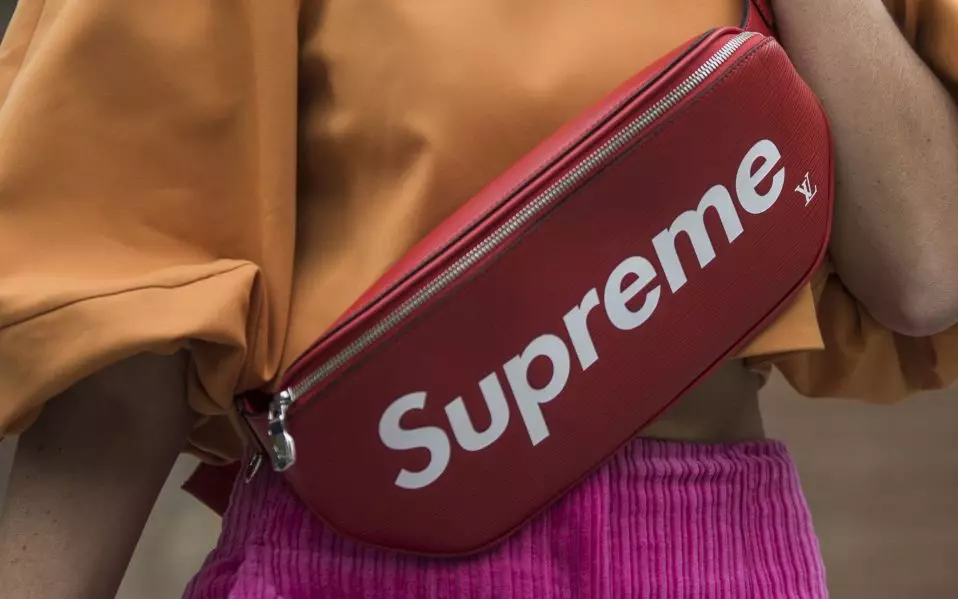 tas pinggang supreme fanny pack dupe