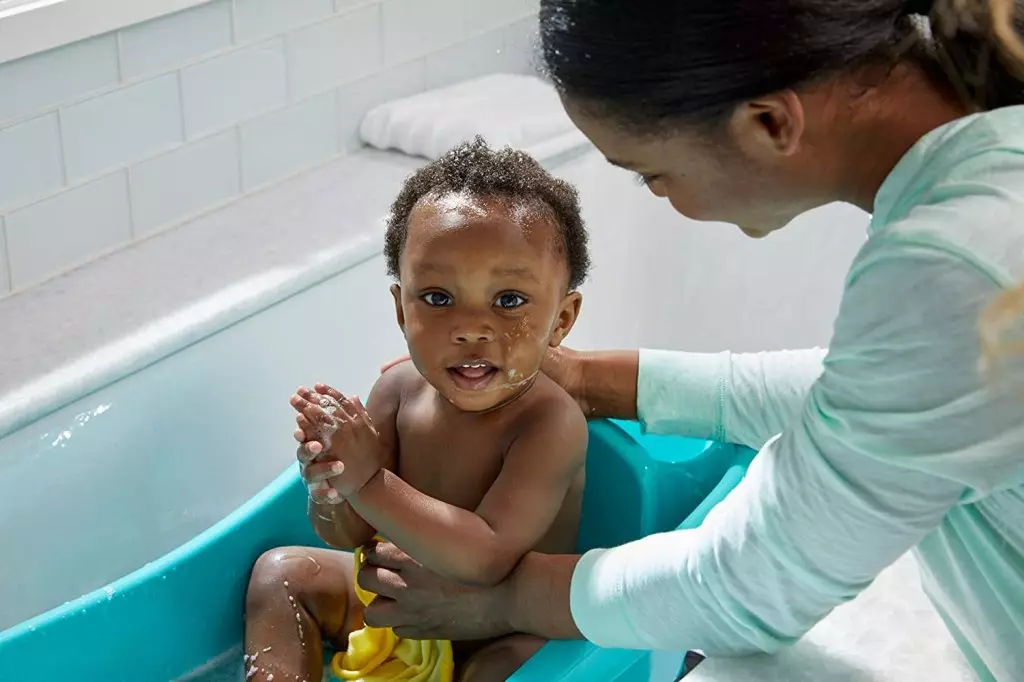 Rendi il bagnetto la parte migliore della giornata con una vasca per bambini sicura