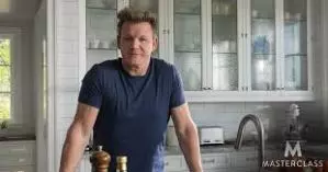 Gordonas Ramsay moko gaminti maistą