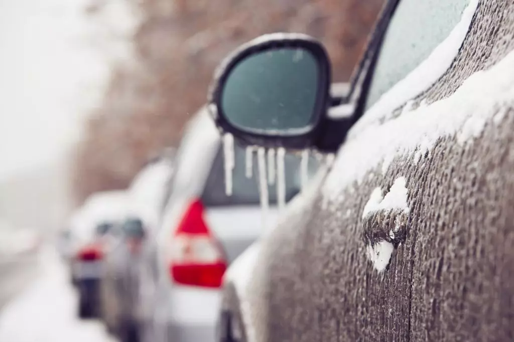 Προστατέψτε τη διαδρομή σας όλο το χρόνο με ένα κάλυμμα αυτοκινήτου για όλες τις εποχές