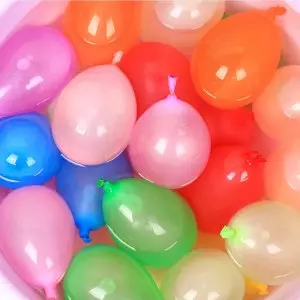 boj z vodnimi baloni azboys