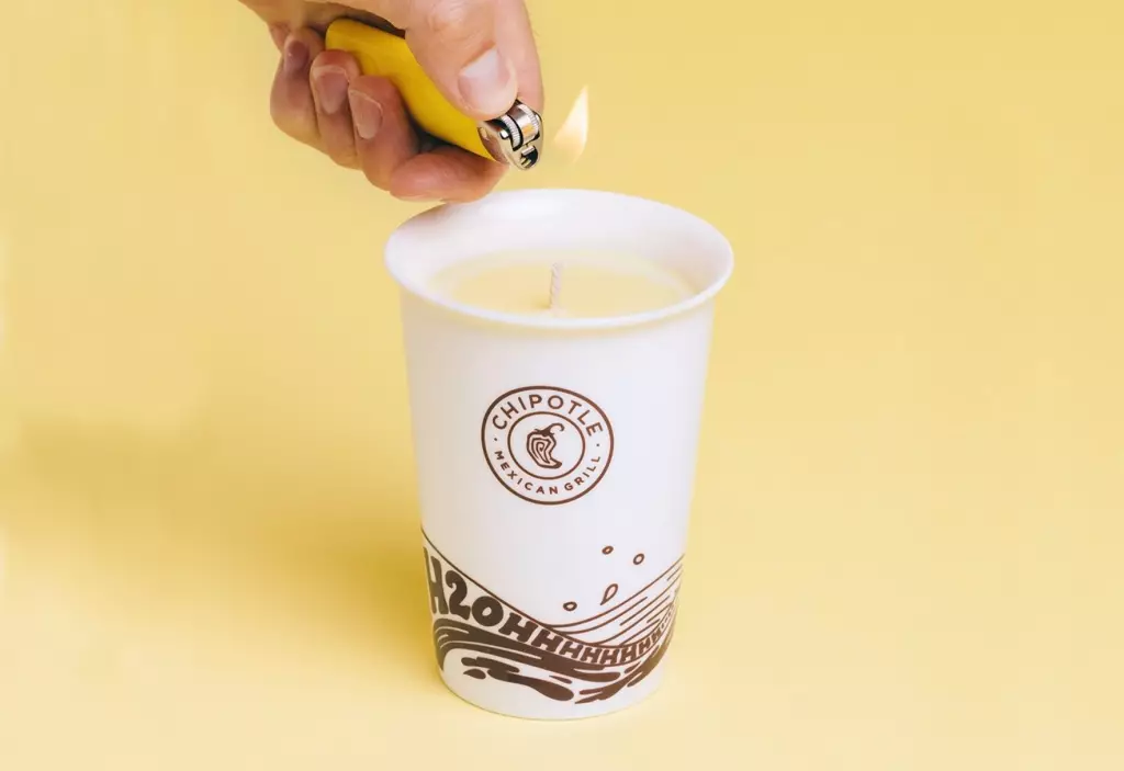 Chipotle VET att du har stulit deras lemonad: Möt Chipotle 'Water' Cup Candle