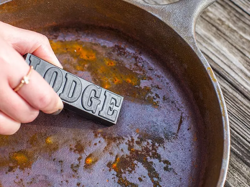 lodge cast iron skillet rust eraser