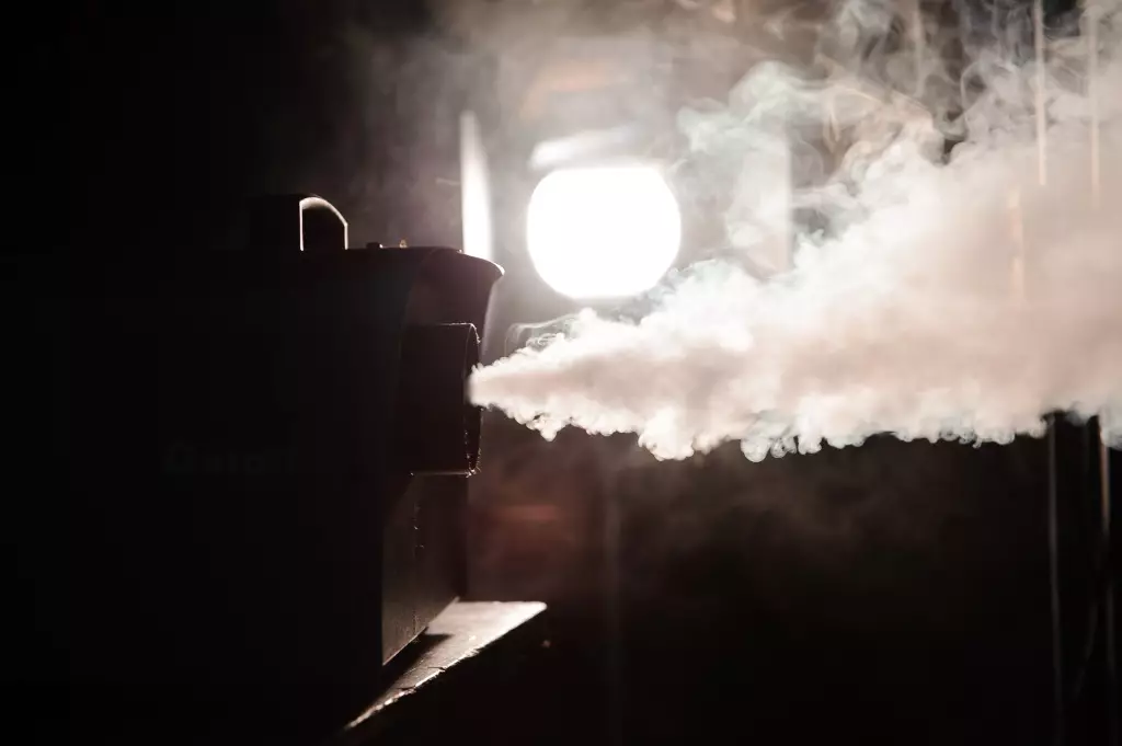 Las mejores máquinas de niebla llevan su fiesta de Halloween a nuevas alturas emocionantes y escalofriantes