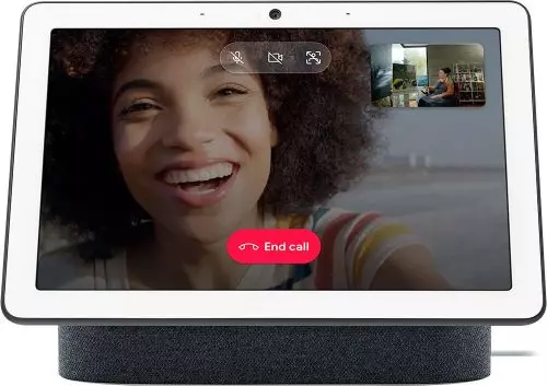 Google Nest Hub смарт дисплейді көрсетеді