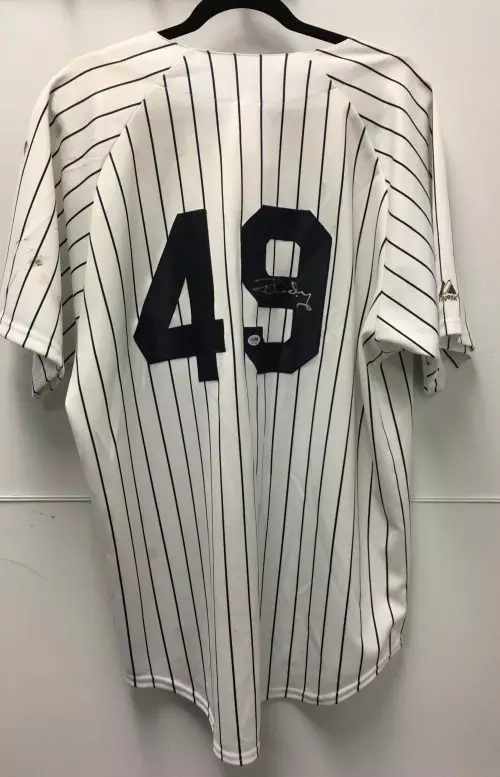 Ron Guidry s podpísaným dresom Yankees