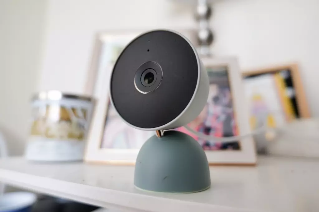 Google Nest Cam (ئۆي ئىچى ، سىملىق) ئۇزۇن مۇددەتلىك تەكشۈرۈش