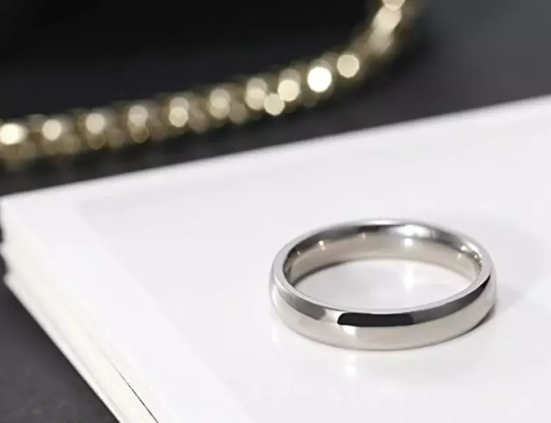 Moški poročni prstan