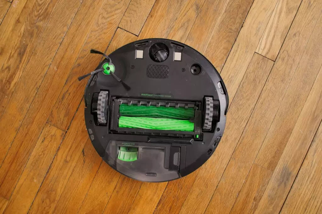 iRobot Roomba j7 +