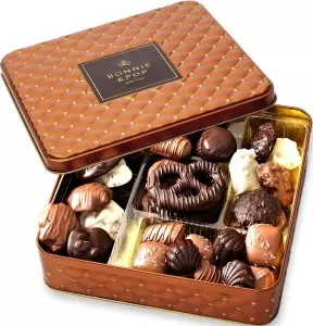 hadiah terbaik untuk pria, kotak cokelat bonnie dan pop
