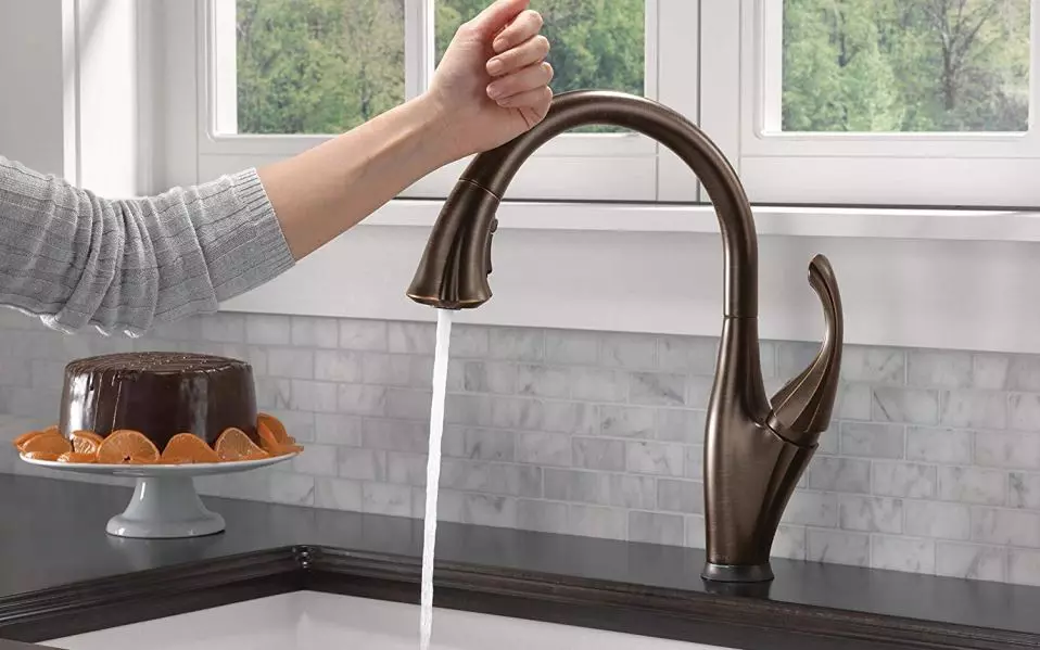 Faucet touchless
