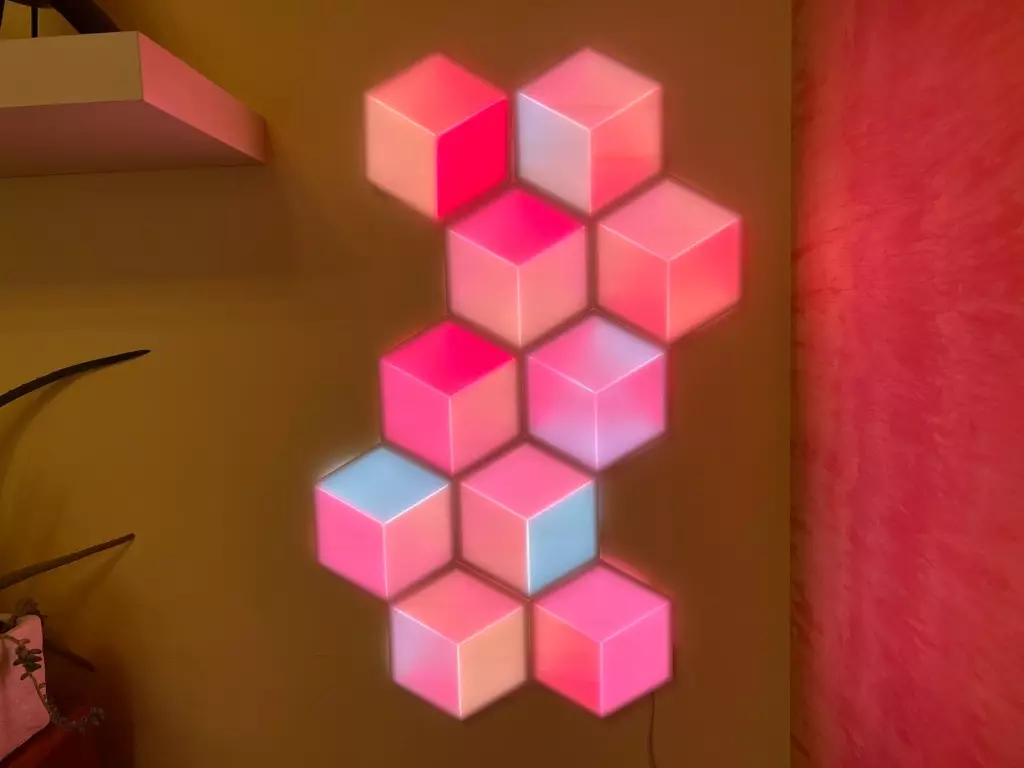 Iloiloga: Govee's New Hexagon LED Light Panels e maua ai ni mea malie, faʻapipiʻi faigofie 908_3