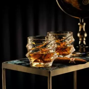 Dobleng Dram nga Crystal Whisky nga Salamin