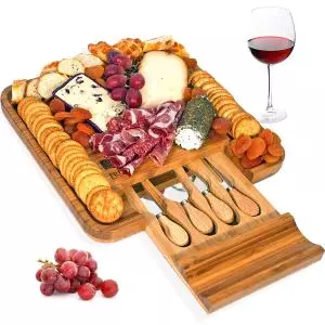 Papan keju Charcuterie piring