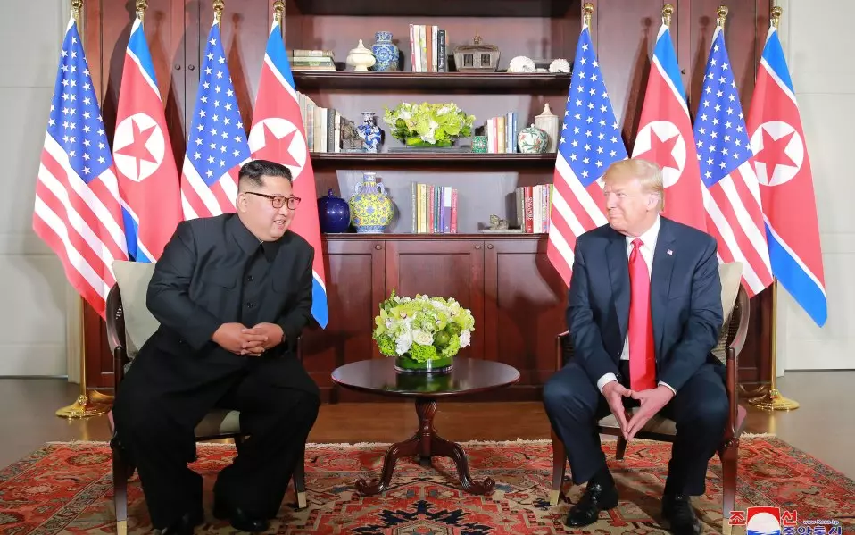 foto da reunión de trump corea do norte