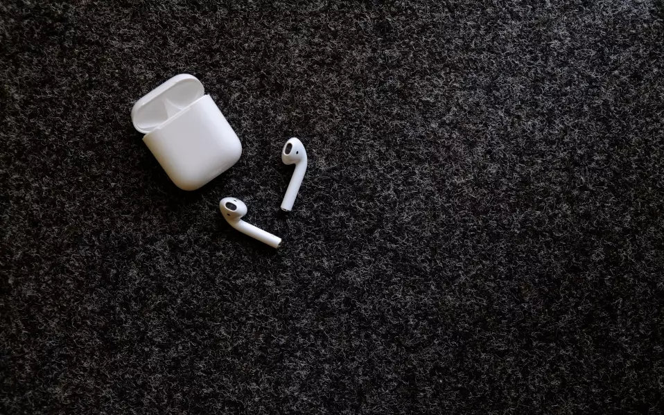 10 Kasus Airpod Apik sing regane