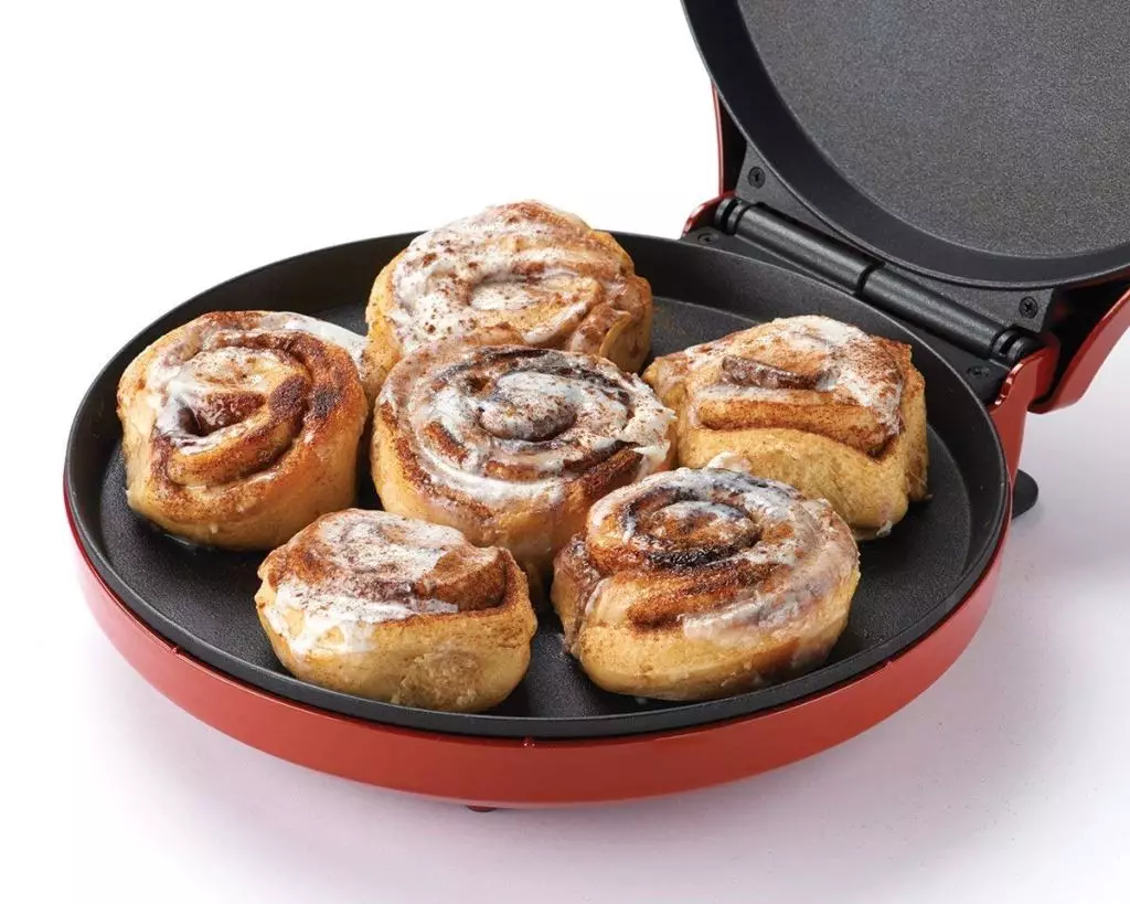 cinnamon bun maker