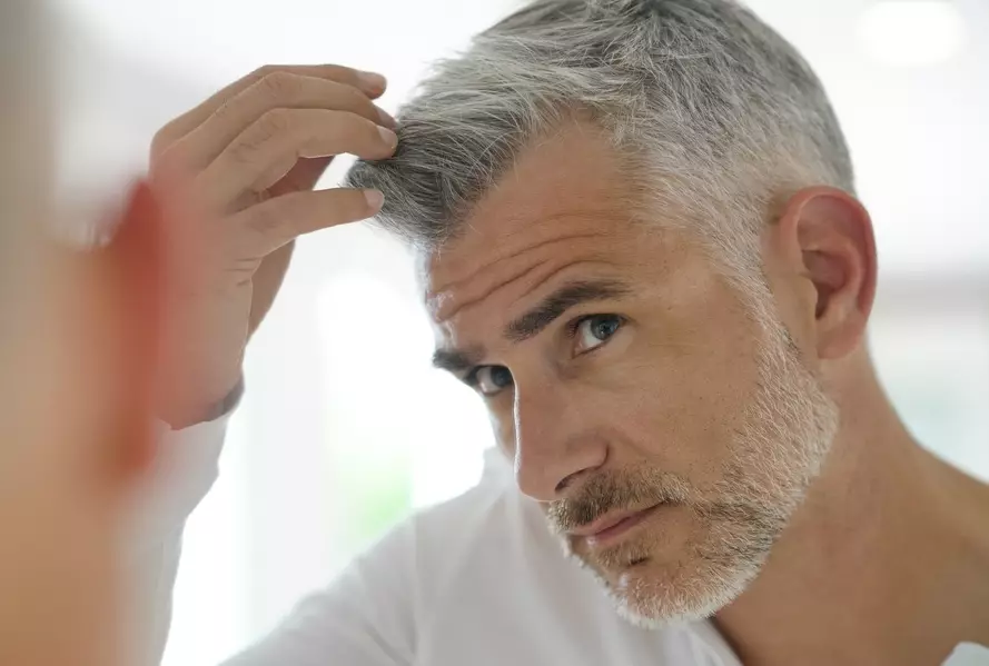 Bedste shampoo til gråt hår: Stop